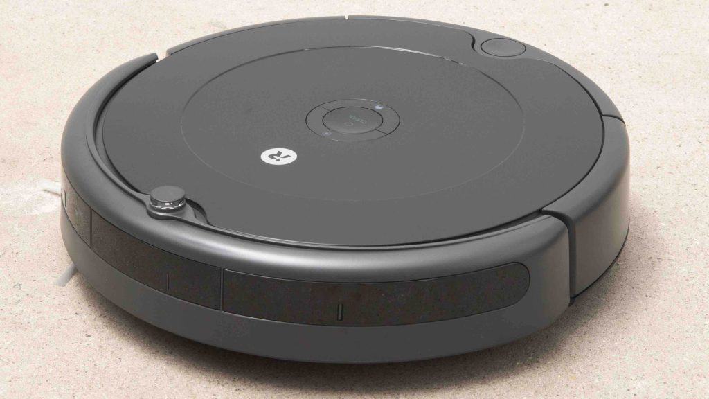 iRobot Roomba 694 Review - Robot Pet Friends